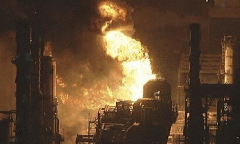 Massive Explosion and Fire Erupt at Chevron Refinery in El Segundo ...