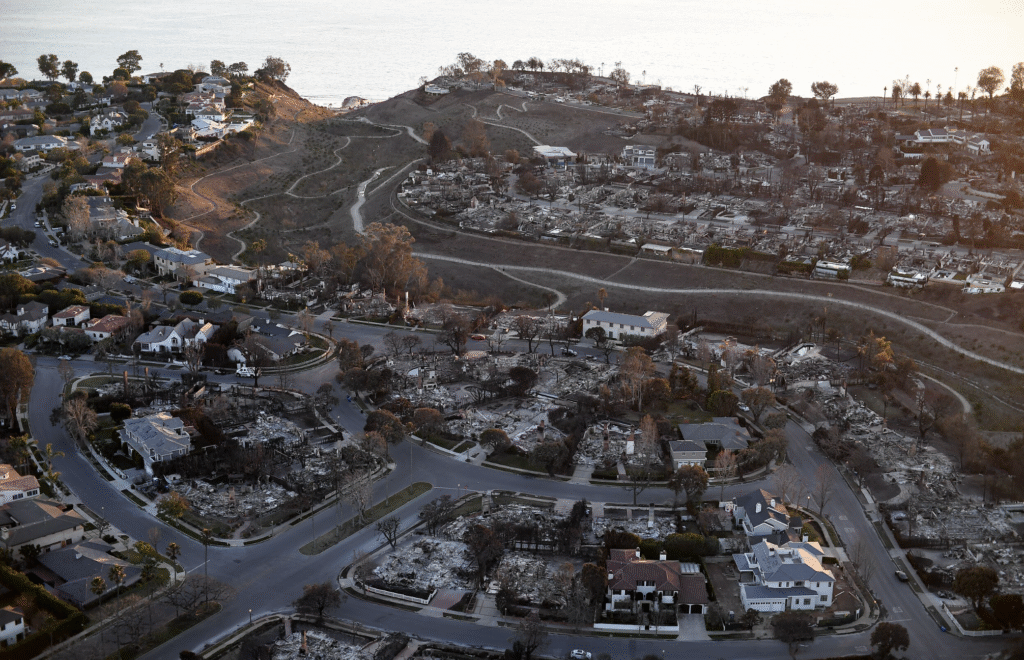 LAFD Edited Palisades Fire Report to Downplay Failures, Records Show ...